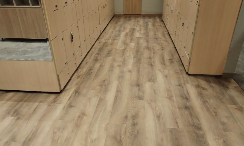 Vestidores Club Comercio Bogotá » Pisos Vinílicos 3MM